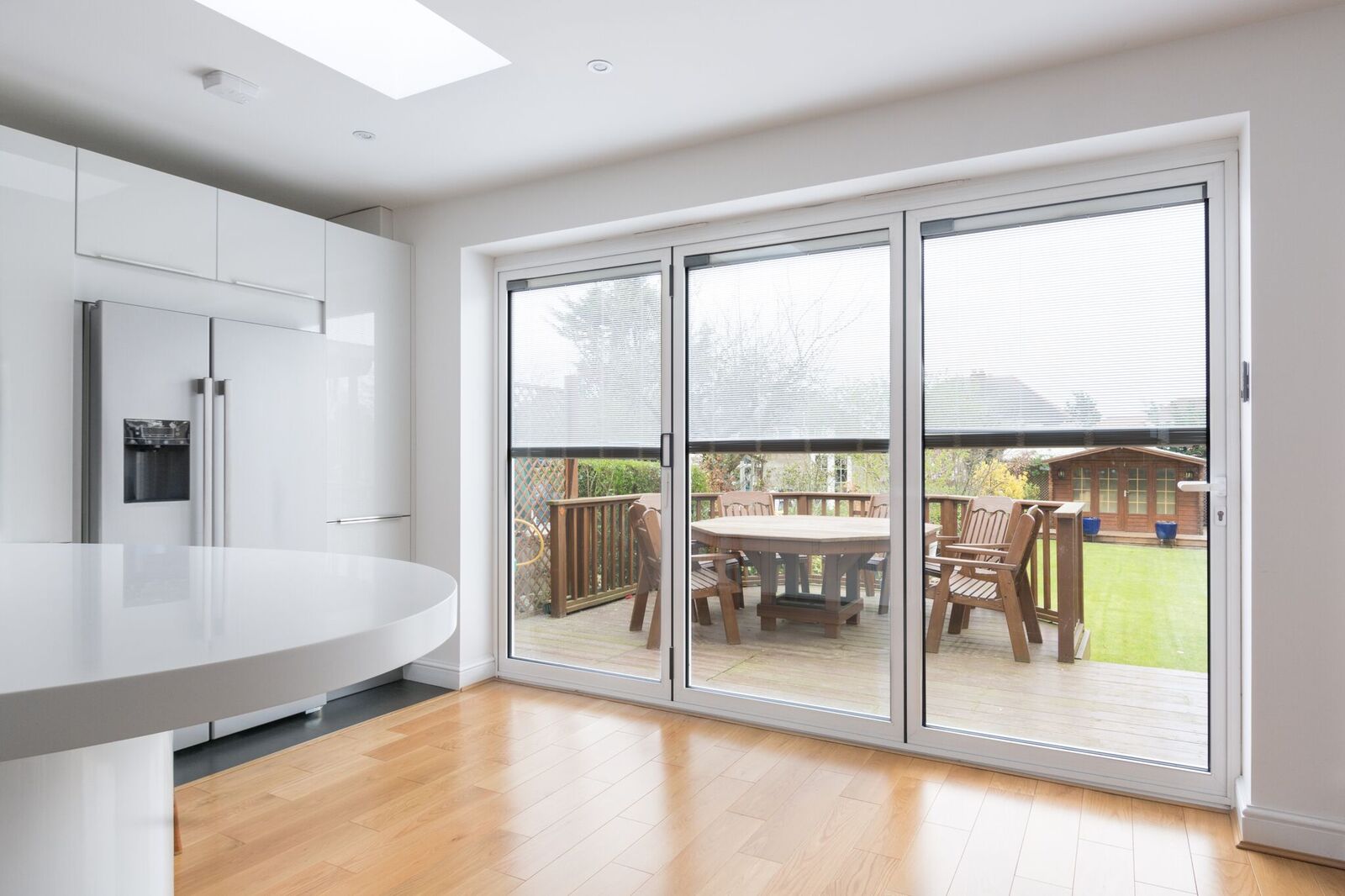 Aluminium Bi-Fold Doors - Discover aïr